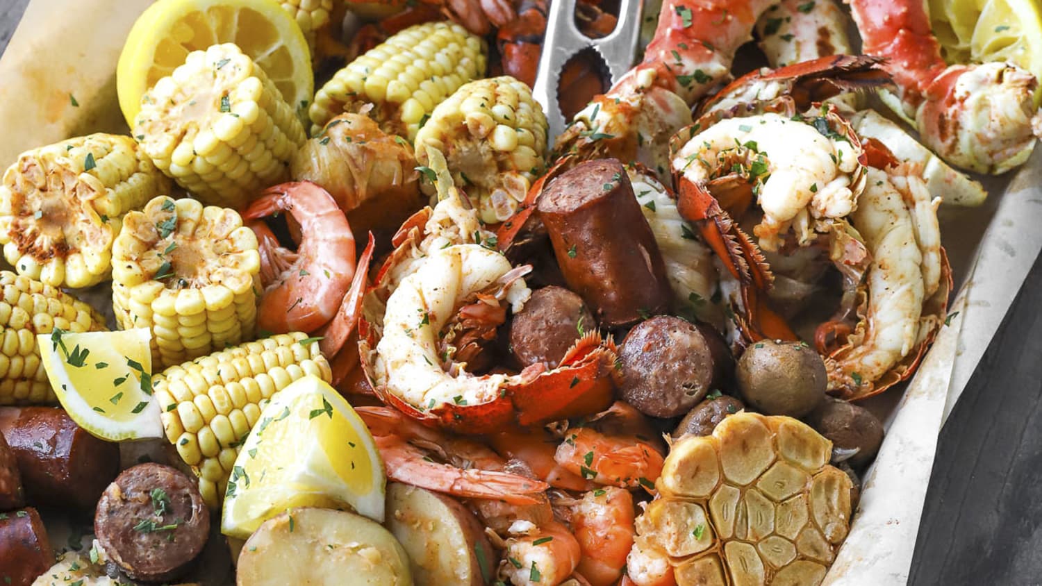 Boiled seafood store
